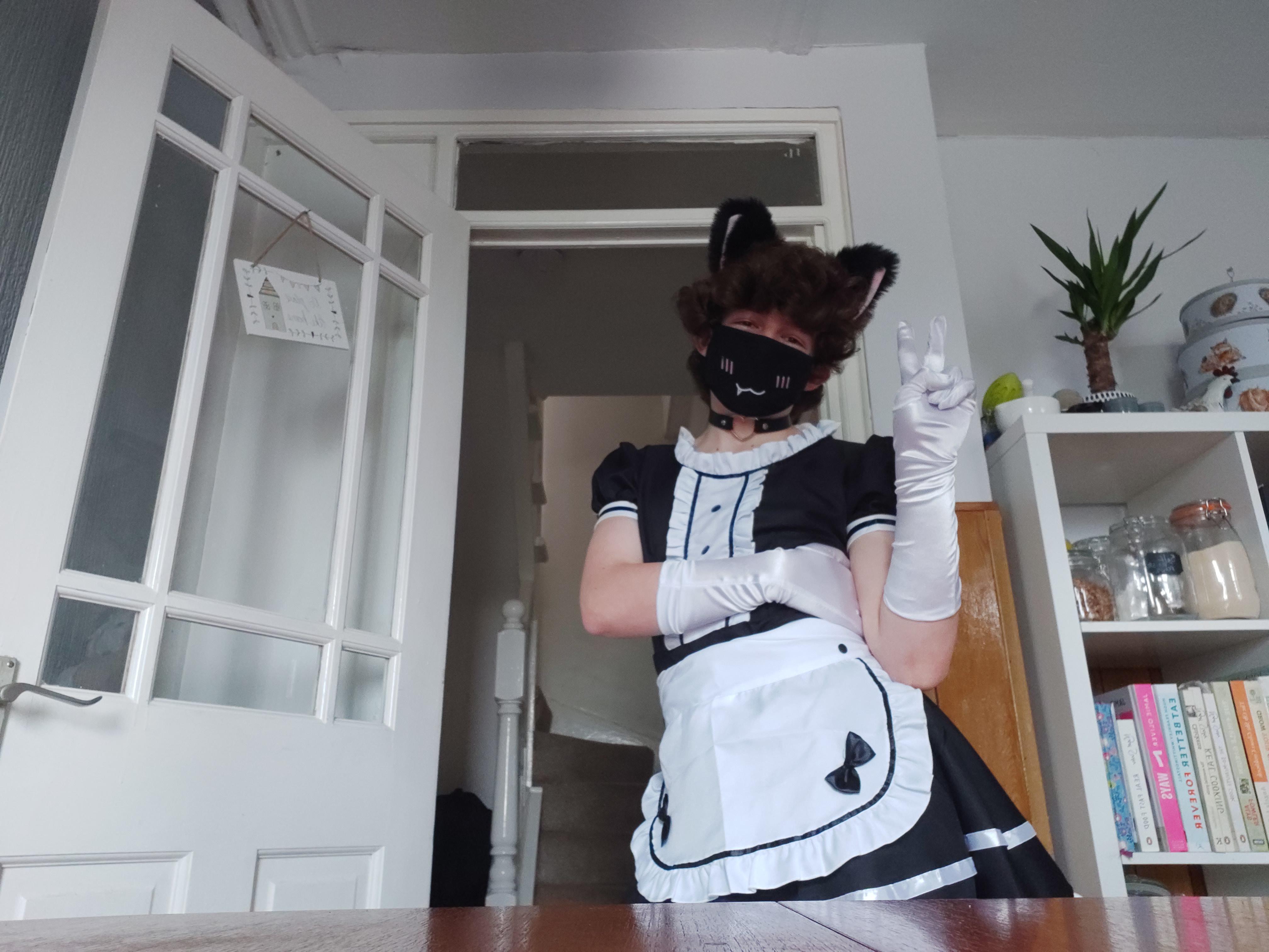 Anyone need a femboy maid? 🥺 | Scrolller