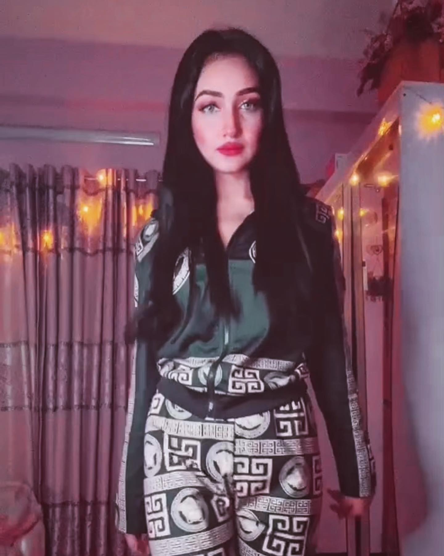 Anyone got dirt on Mariya nooni? Is used to be bold alot but not now... | Scrolller