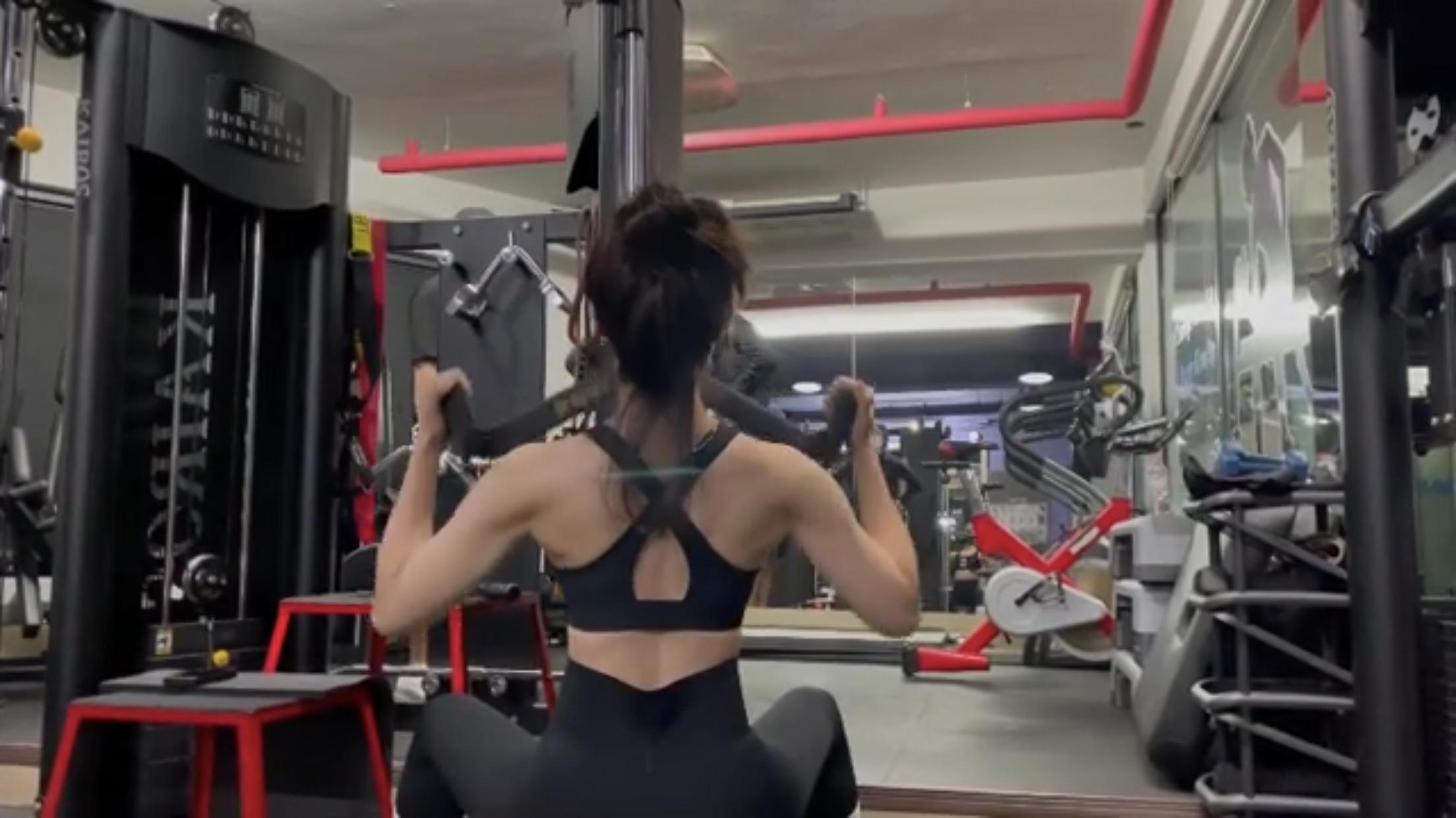 APINK - Eunji | Scrolller