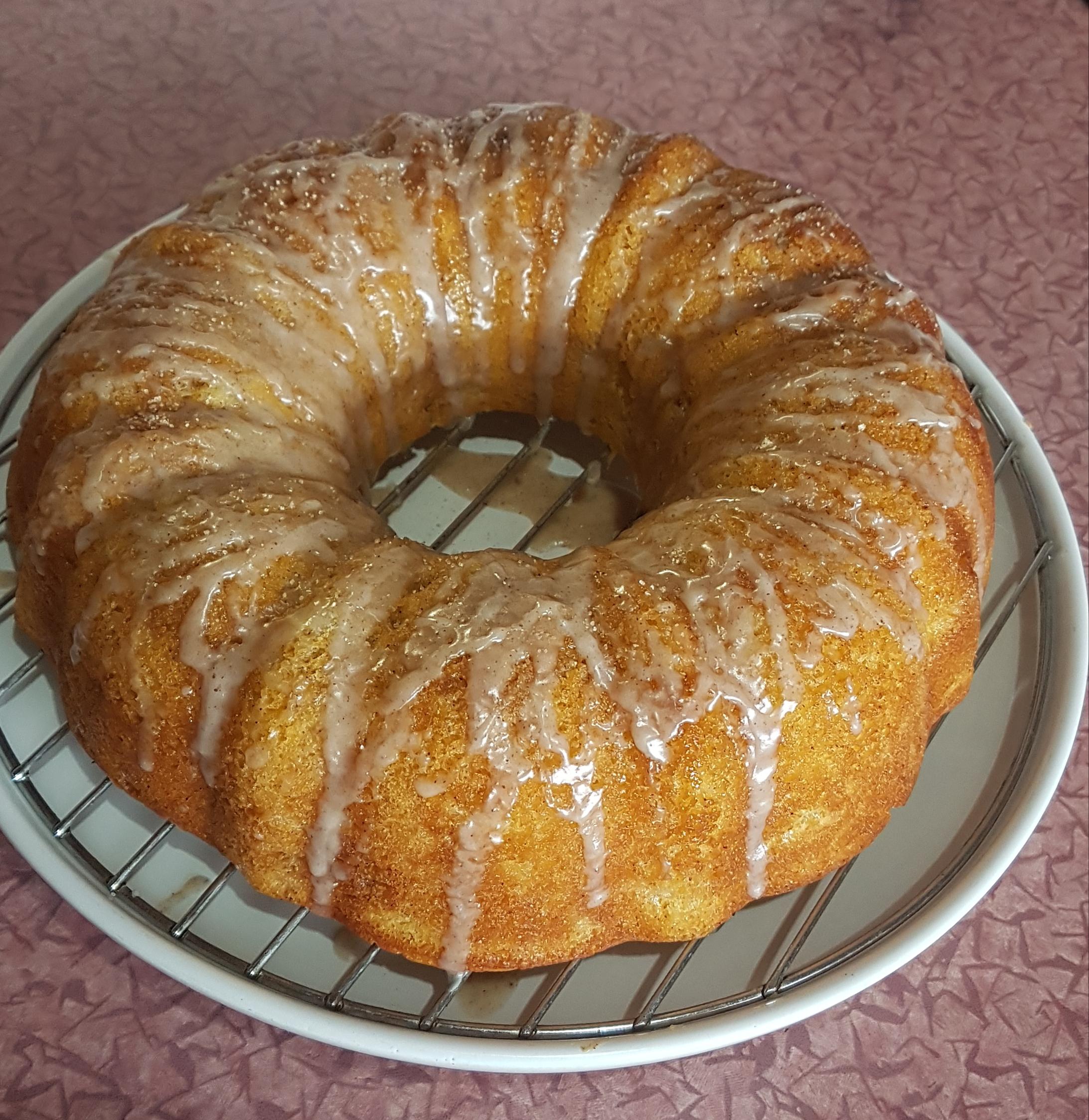 Apple spice bundt cake | Scrolller