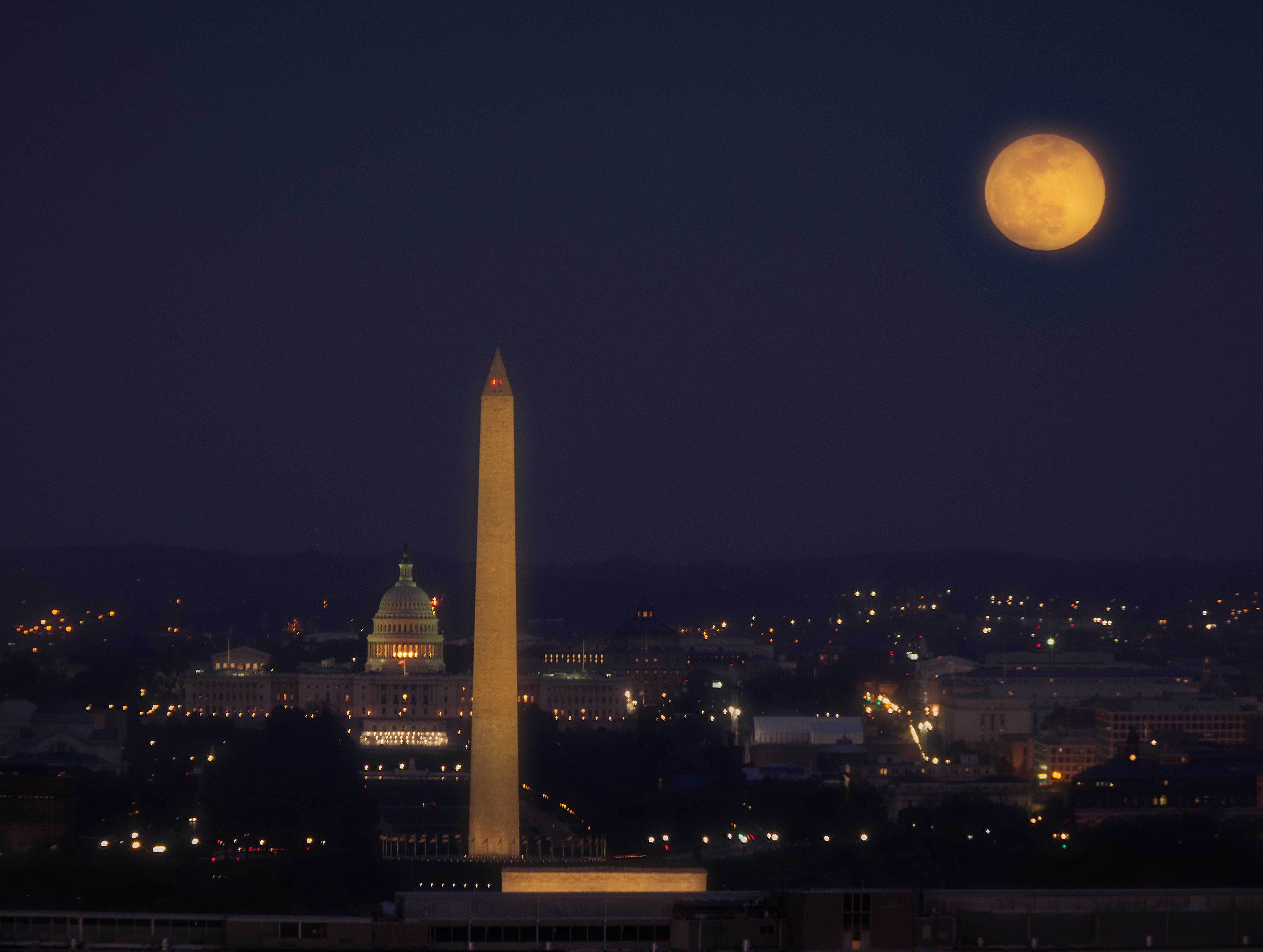 April 7 Supermoon Over DC | Scrolller