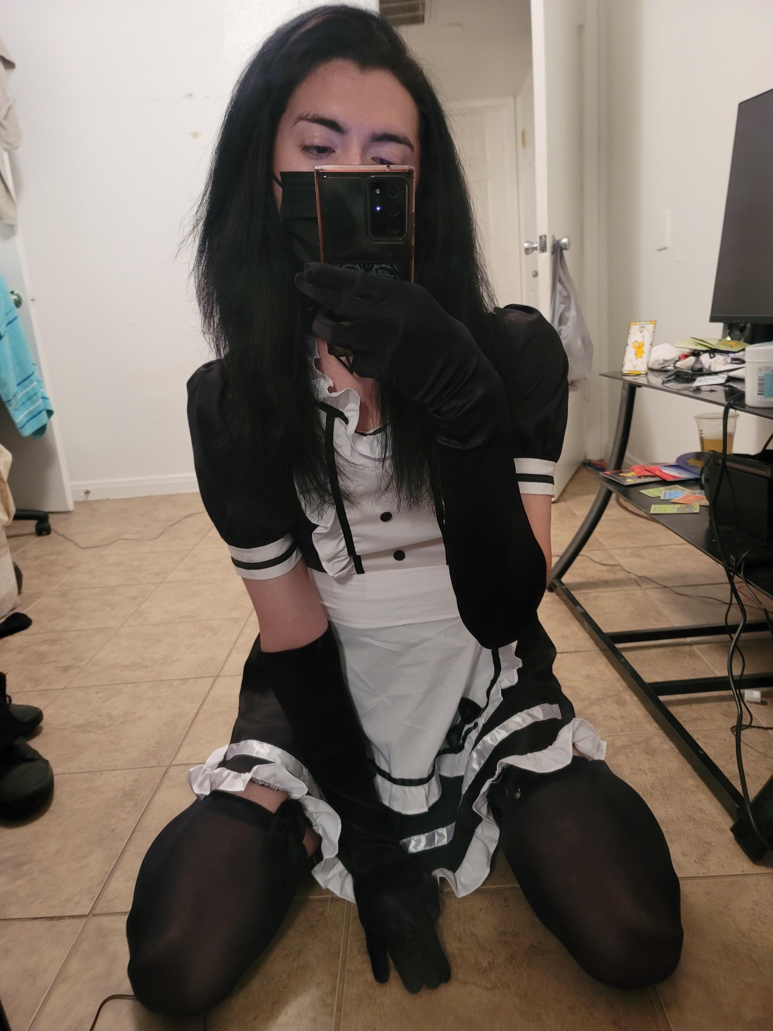 Are boys in maid outfits allowed in here 👉👈 | Scrolller