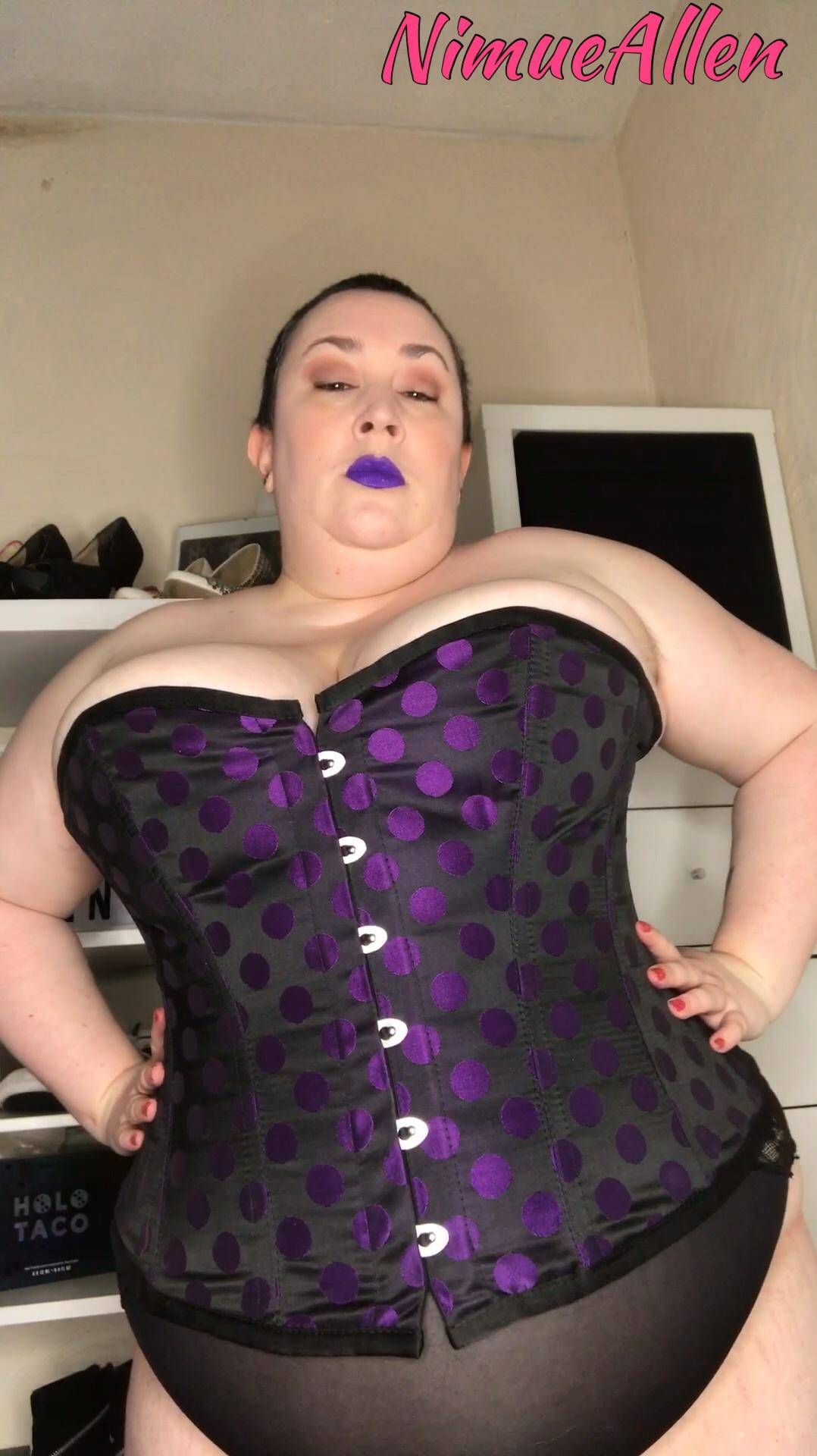 Are you ready to worship me in this corset? | Scrolller