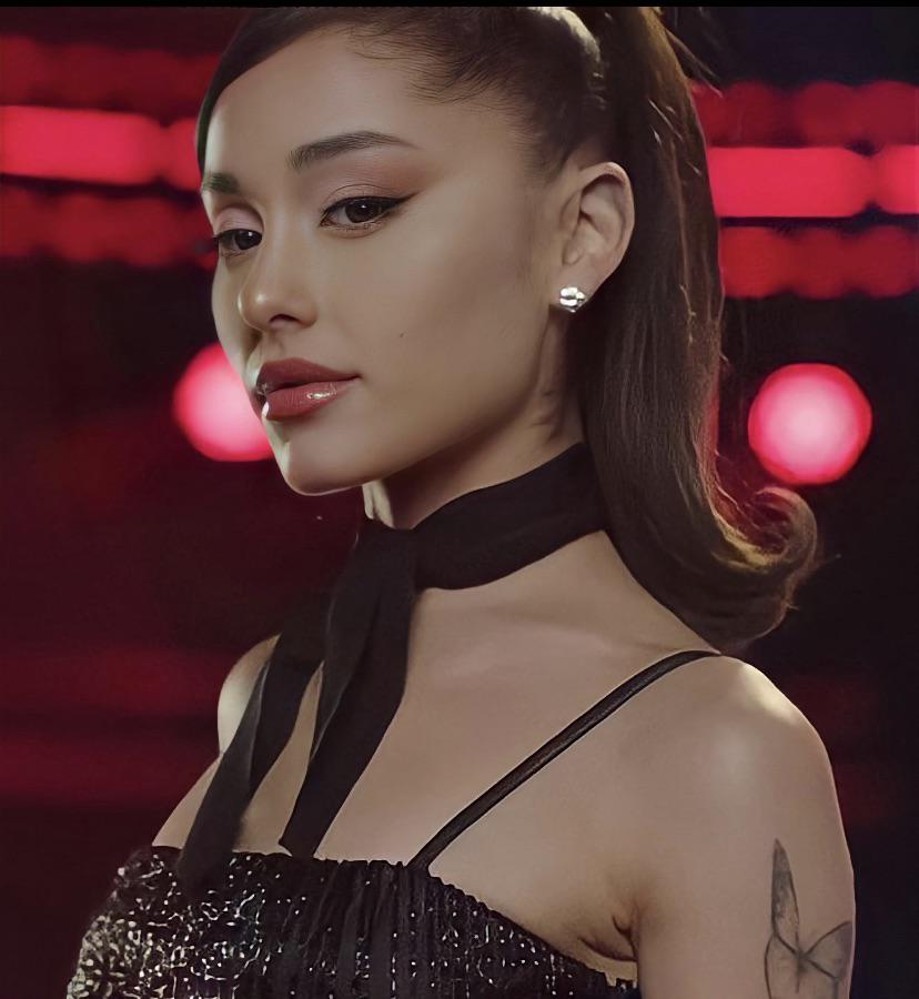 Ari looks so naughty, what do you think she’s thinking?😈 | Scrolller