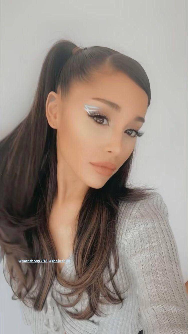 Ariana Grande Has Such A Fuckable Face Scrolller