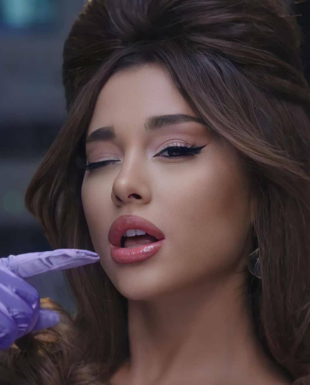 Ariana Grande opening up | Scrolller