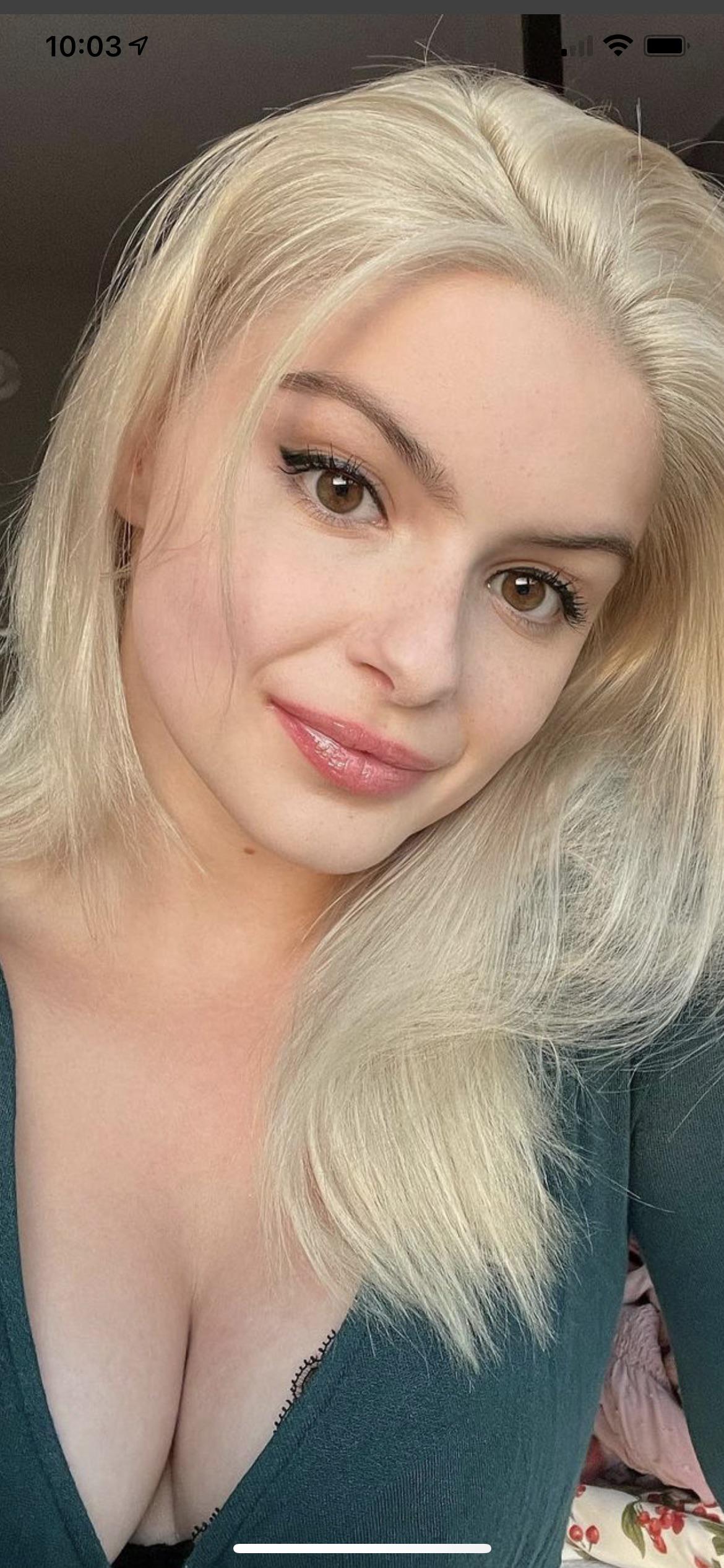 Ariel Winter | Scrolller