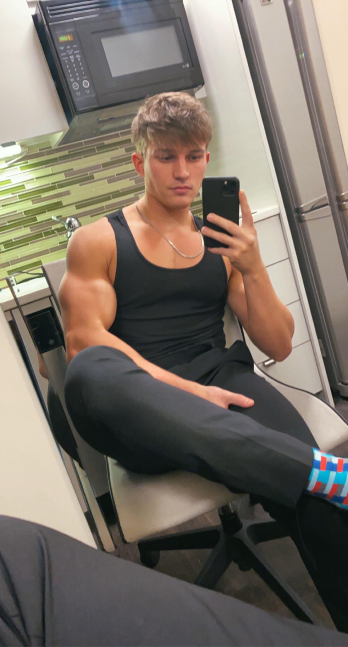 arm workout going good | Scrolller