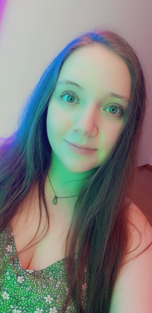 Art museum vibes 💚 28F | Scrolller