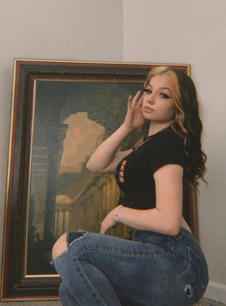 Artsy girls love black ball sacks in their mouths | Scrolller