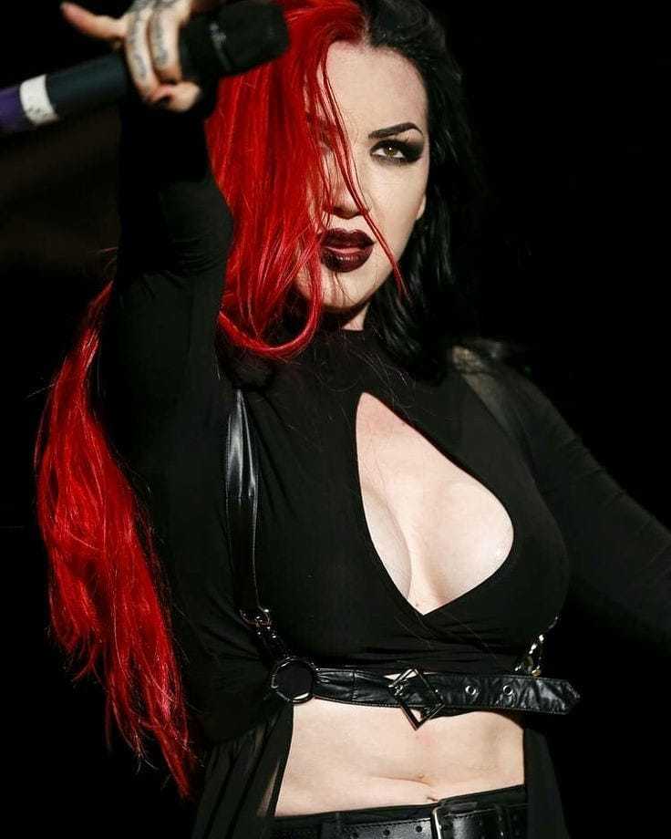 Ash Costello | Scrolller