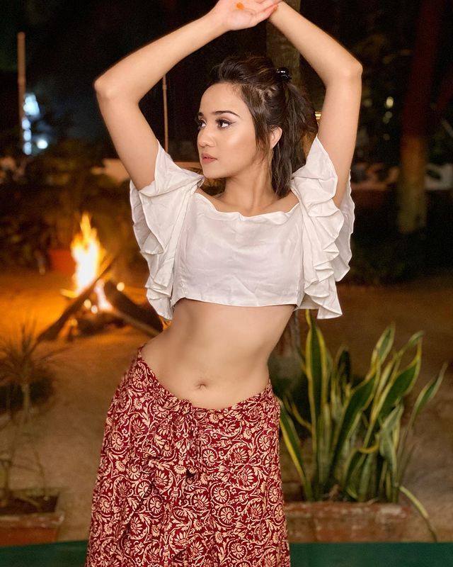 Ashi Singh | Scrolller