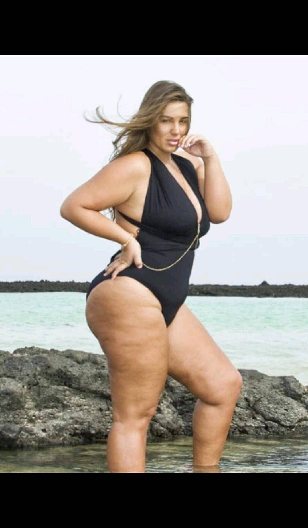 Ashley Graham's Beautiful Cellulite Thighs | Scrolller