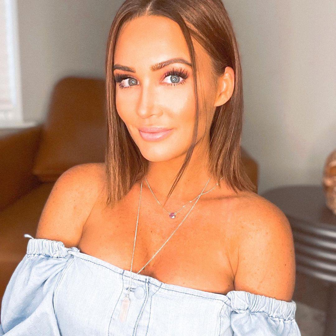 Ashley M. | Scrolller