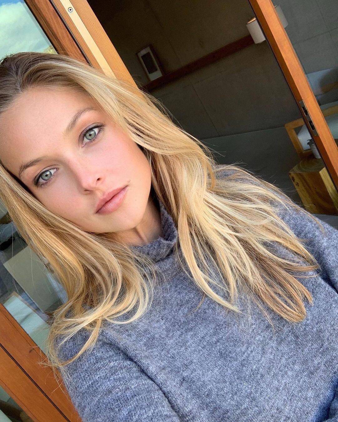 Ashley Smouter | Scrolller