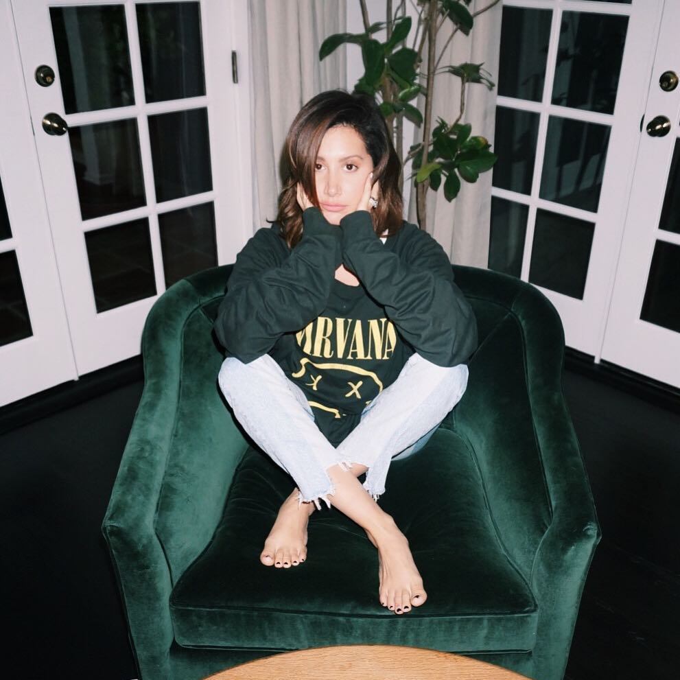 Ashley Tisdale Scrolller