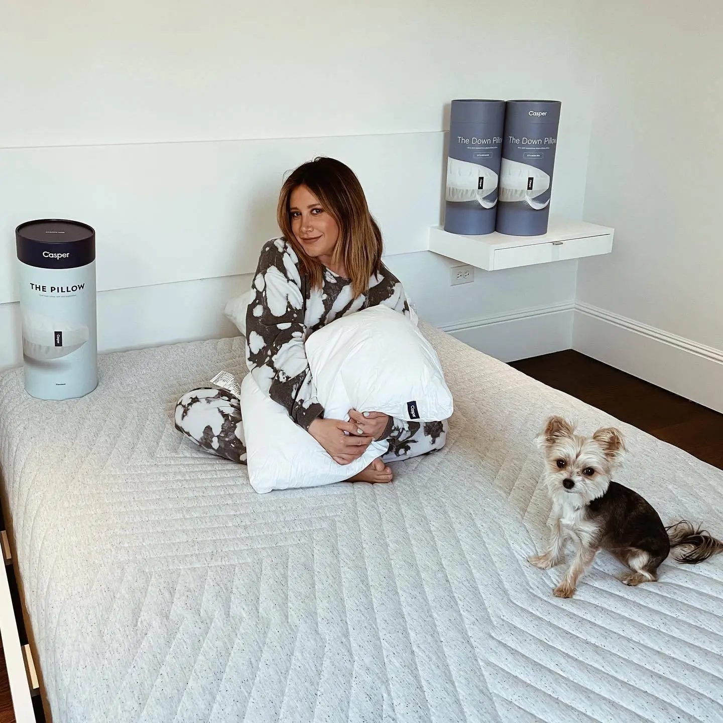 Ashley Tisdale Scrolller