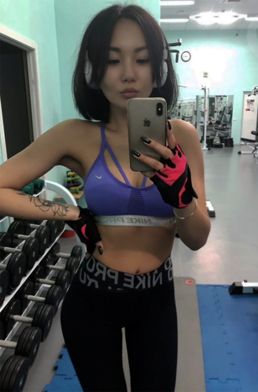 Asian Hottie | Scrolller