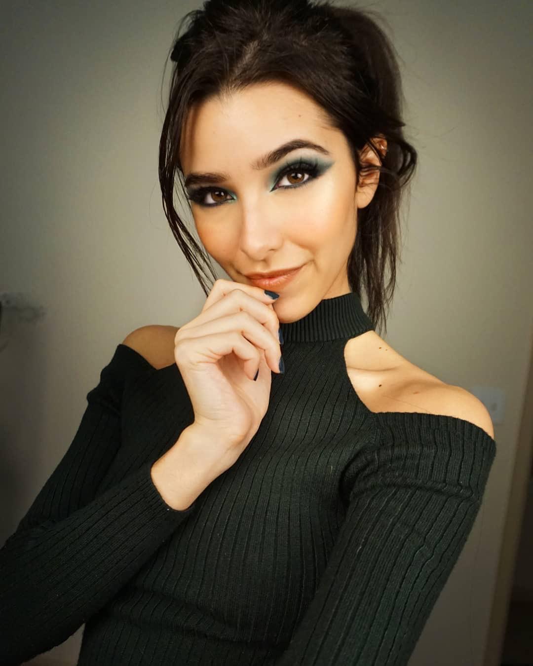 Asmr glow | Scrolller