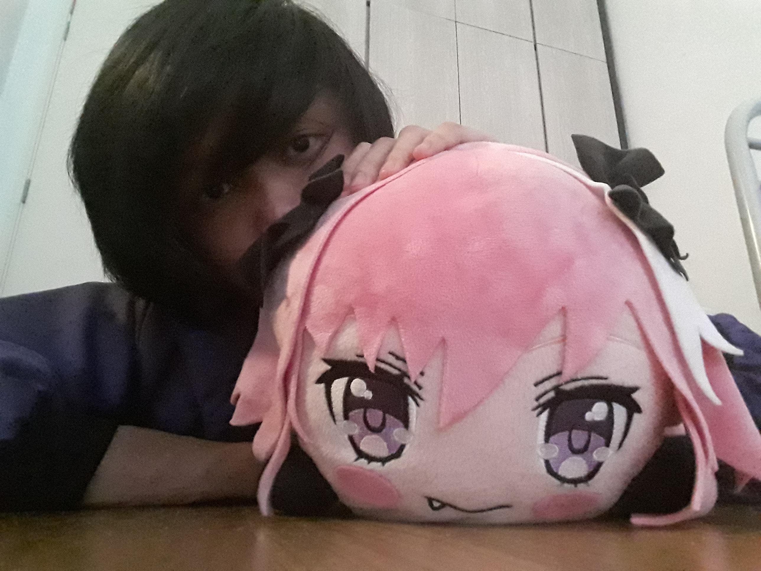 Astolfo! He's here to cover my face cos I'm too shy >.