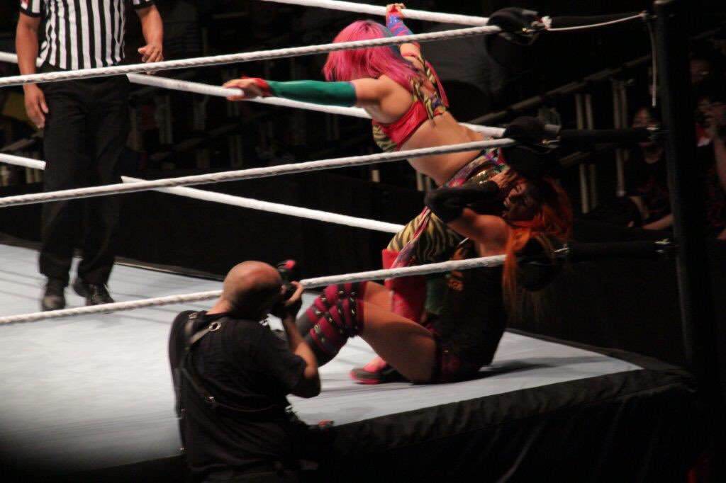 Asuka Stinkface Becky Lynch | Scrolller