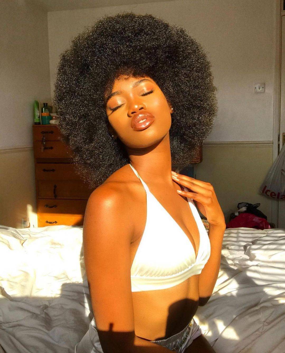 Athena Talks | Scrolller