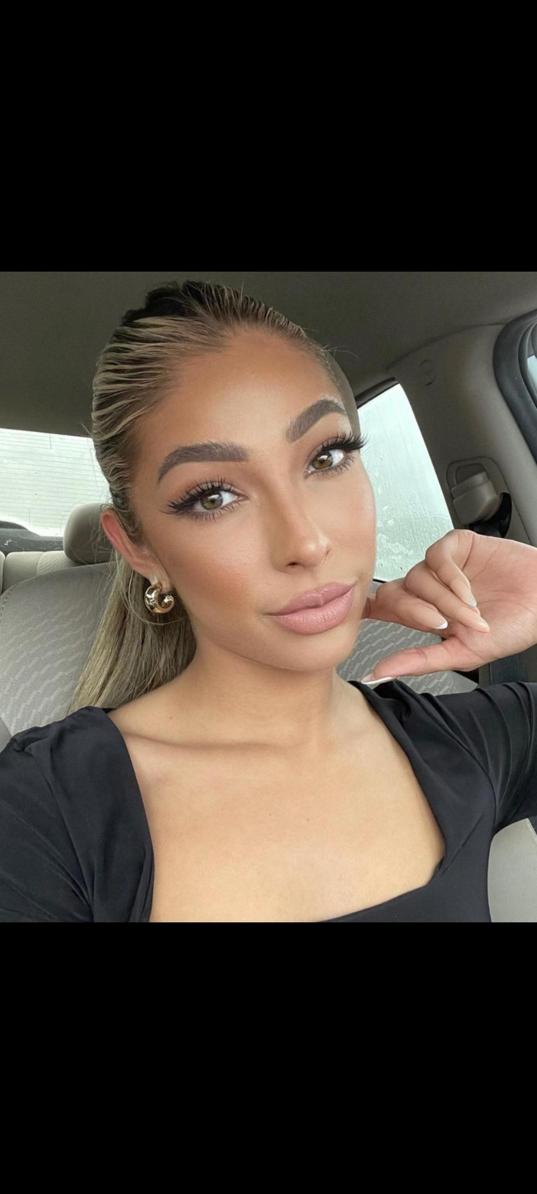 Audrey Diaz | Scrolller