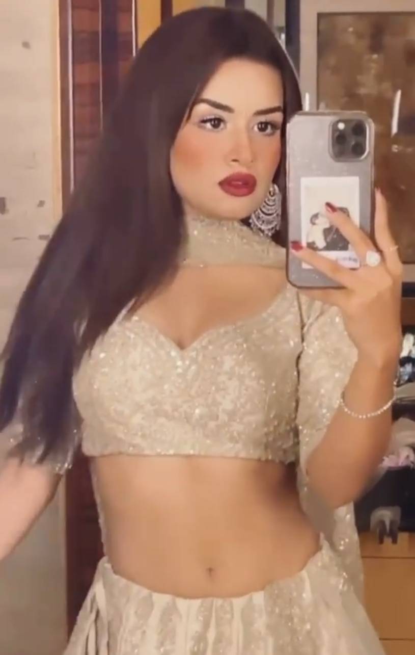 Avneet Kaur | Scrolller