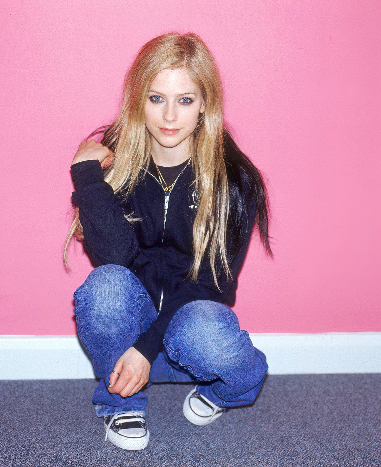 Avril Lavigne | Scrolller