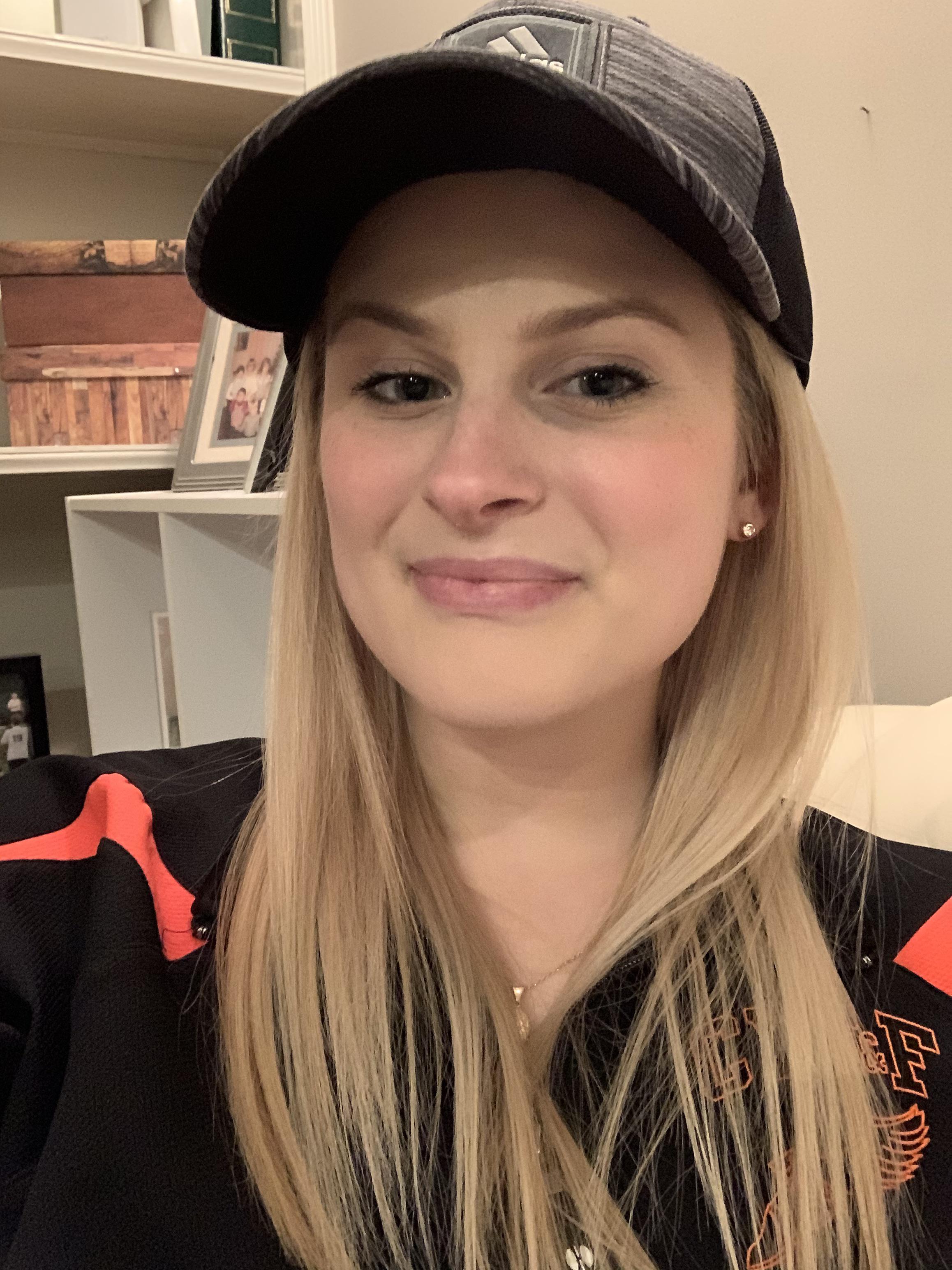 Awkward d r u n k selfies happen [over 18] | Scrolller