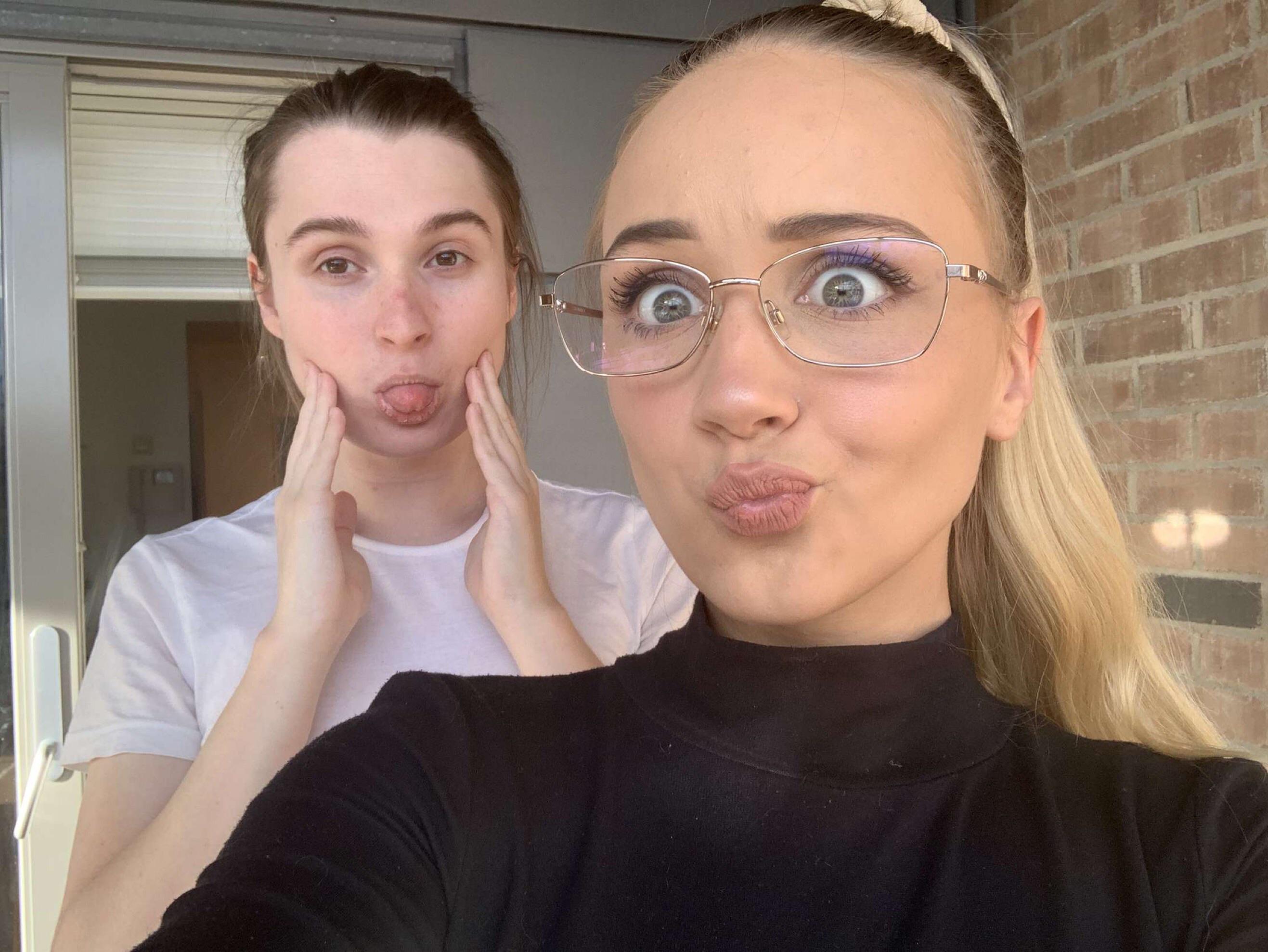 A Look How Happy My Sissy Is Today Shes The One Behind Me Domme Scrolller