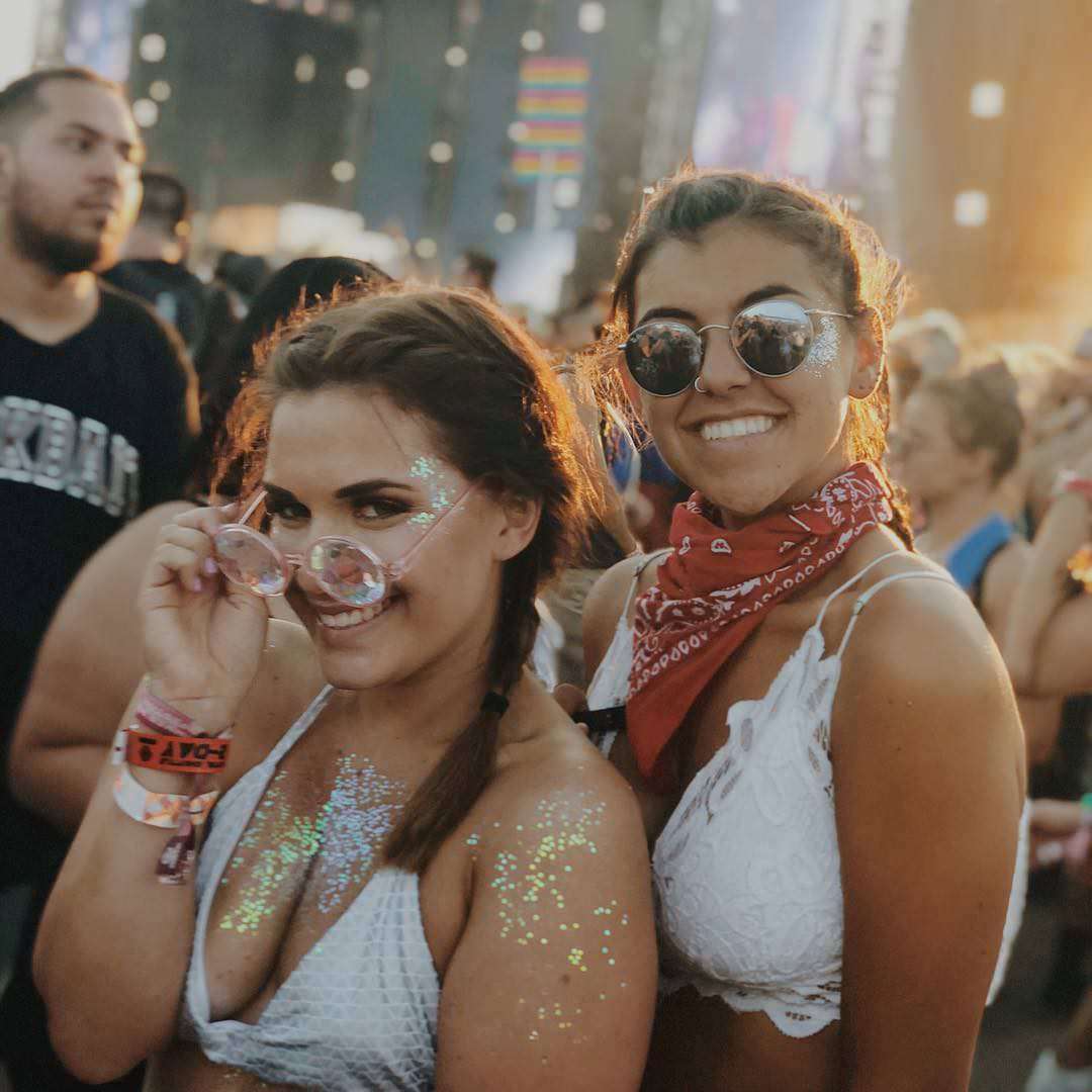 AXO Glitter Girls | Scrolller