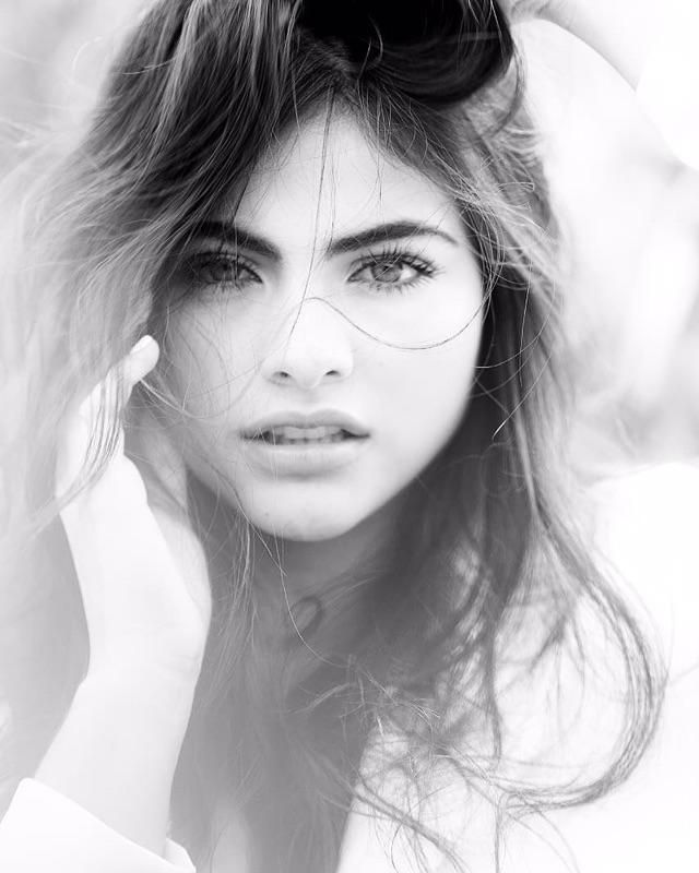 B&W Portrait | Scrolller