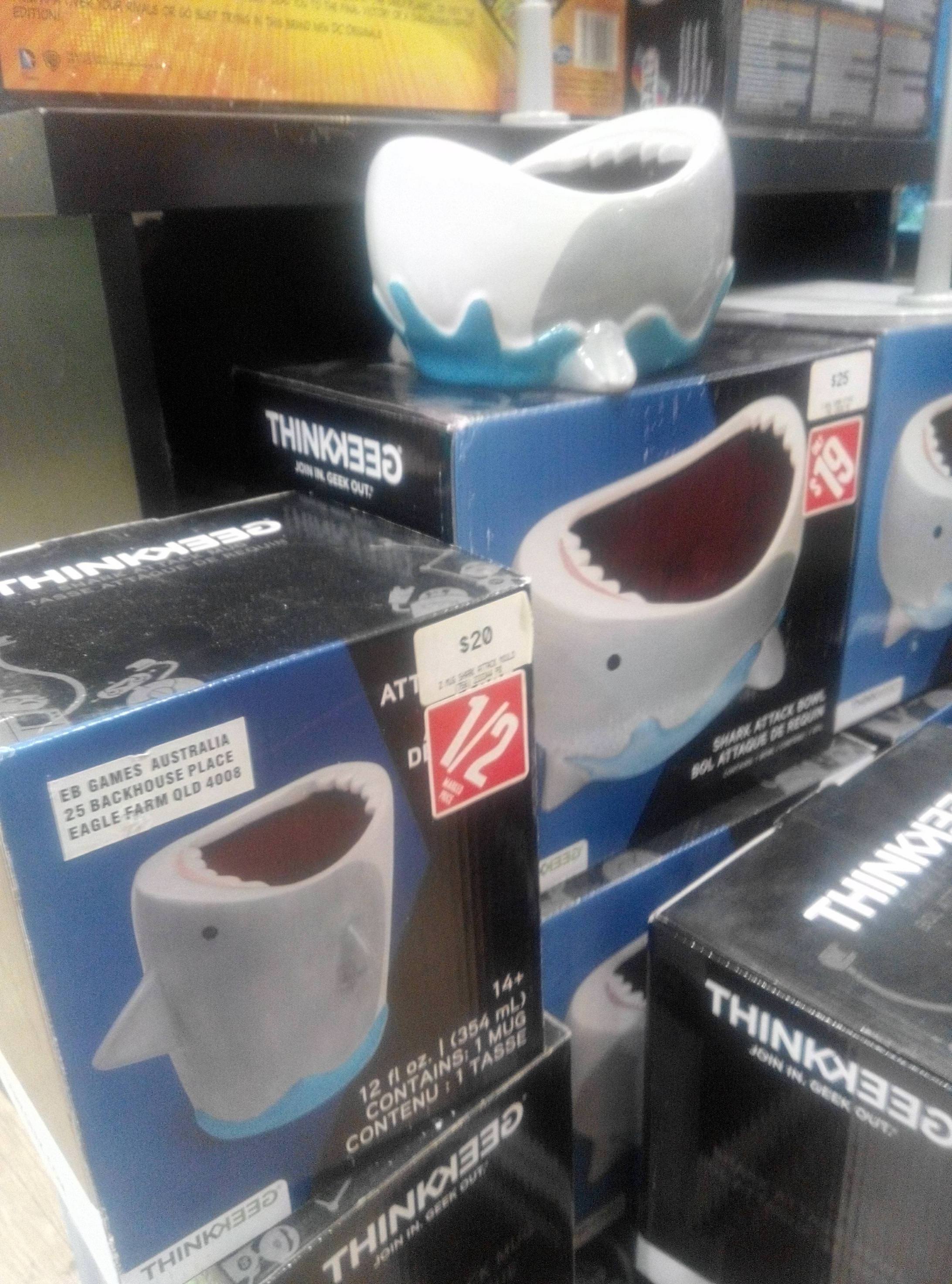 B-baka! dont put your drink into me onii-chan! Its not like i want to hold it for you or ...