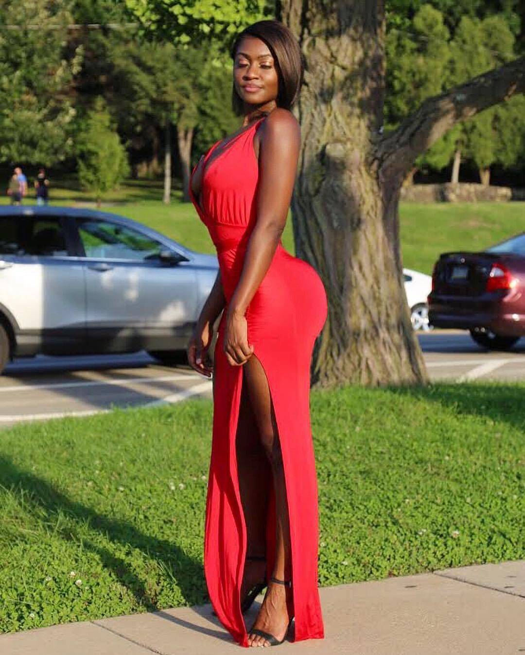 Babeth Lando | Scrolller