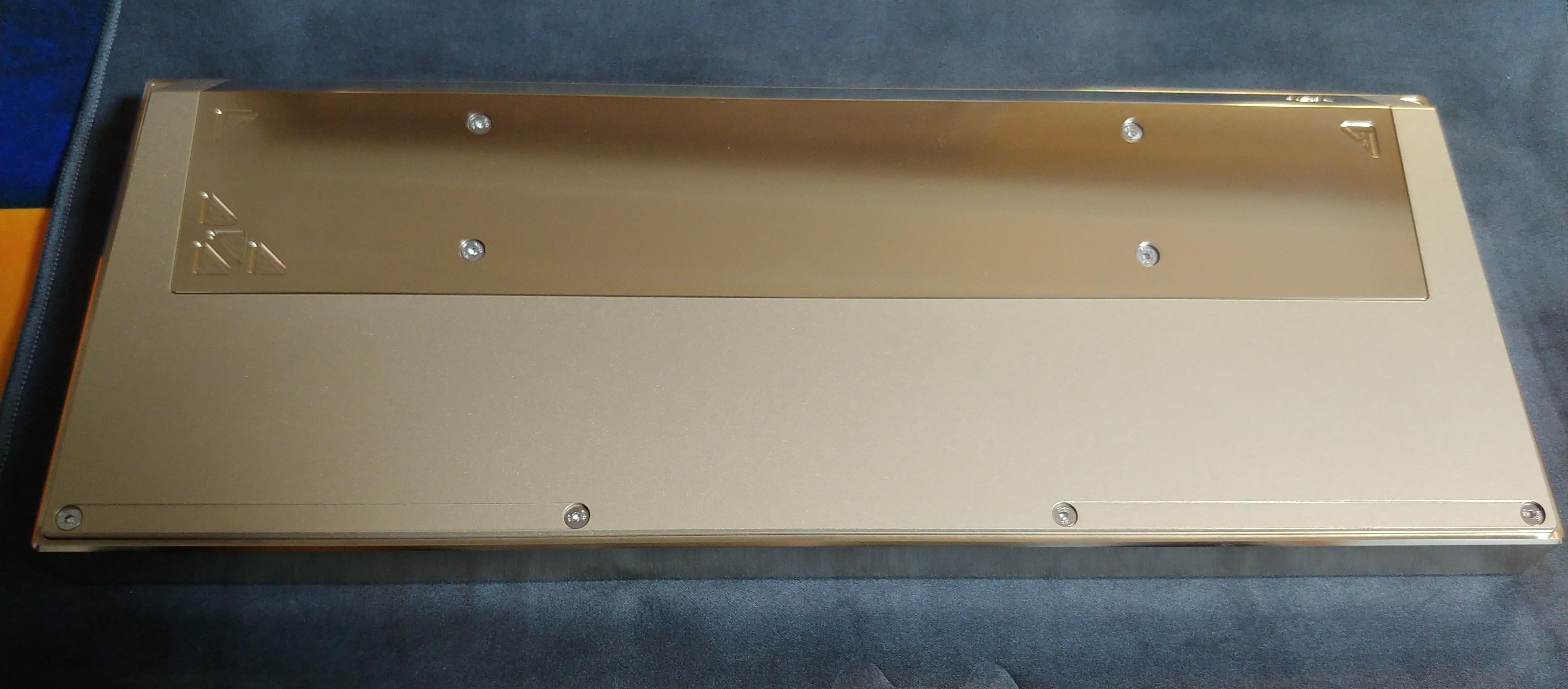 Backside of Semo FE TKL - an AlBC Grade 3 keyboard | Scrolller