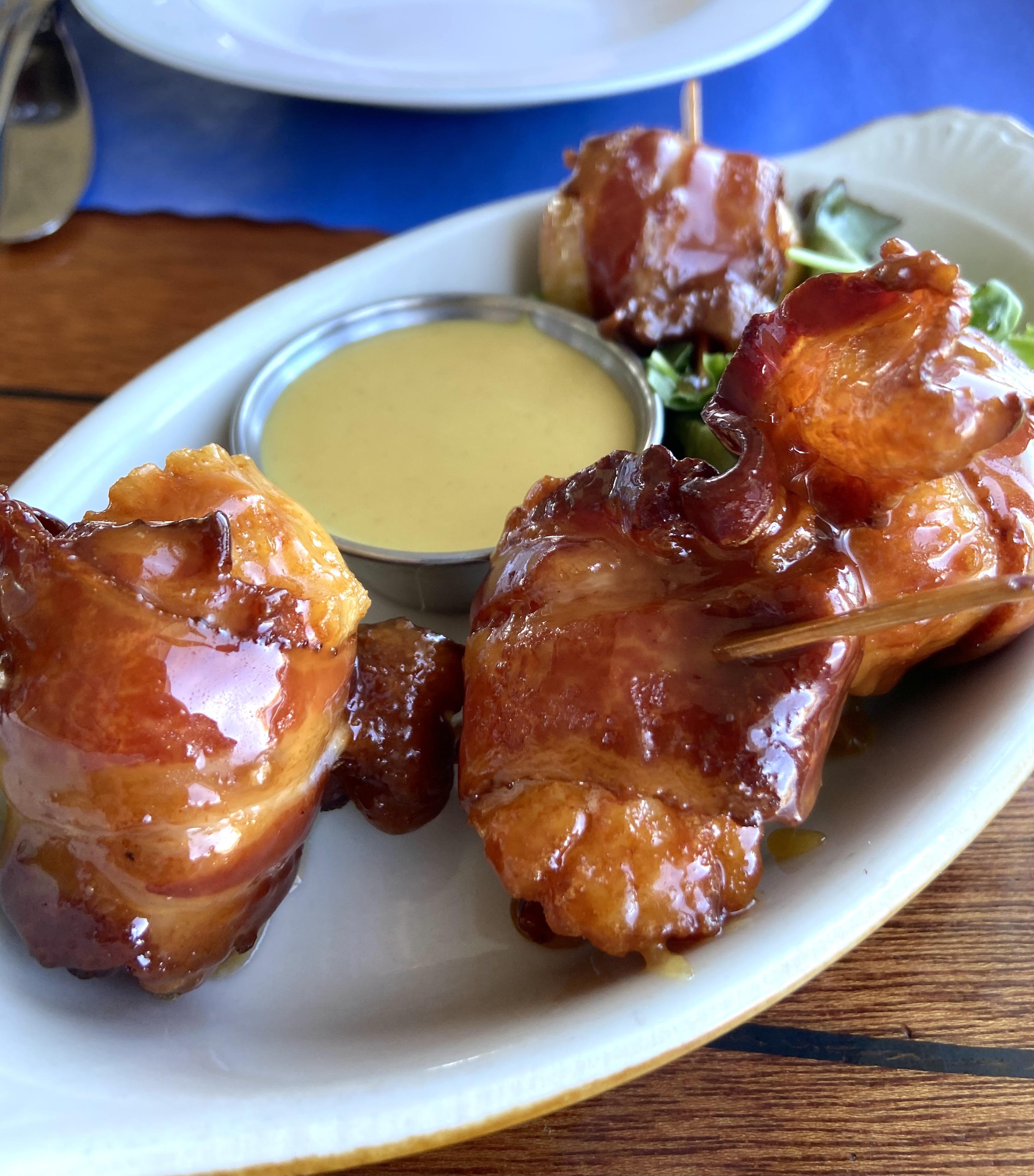 Bacon wrapped and maple glazed scallops | Scrolller