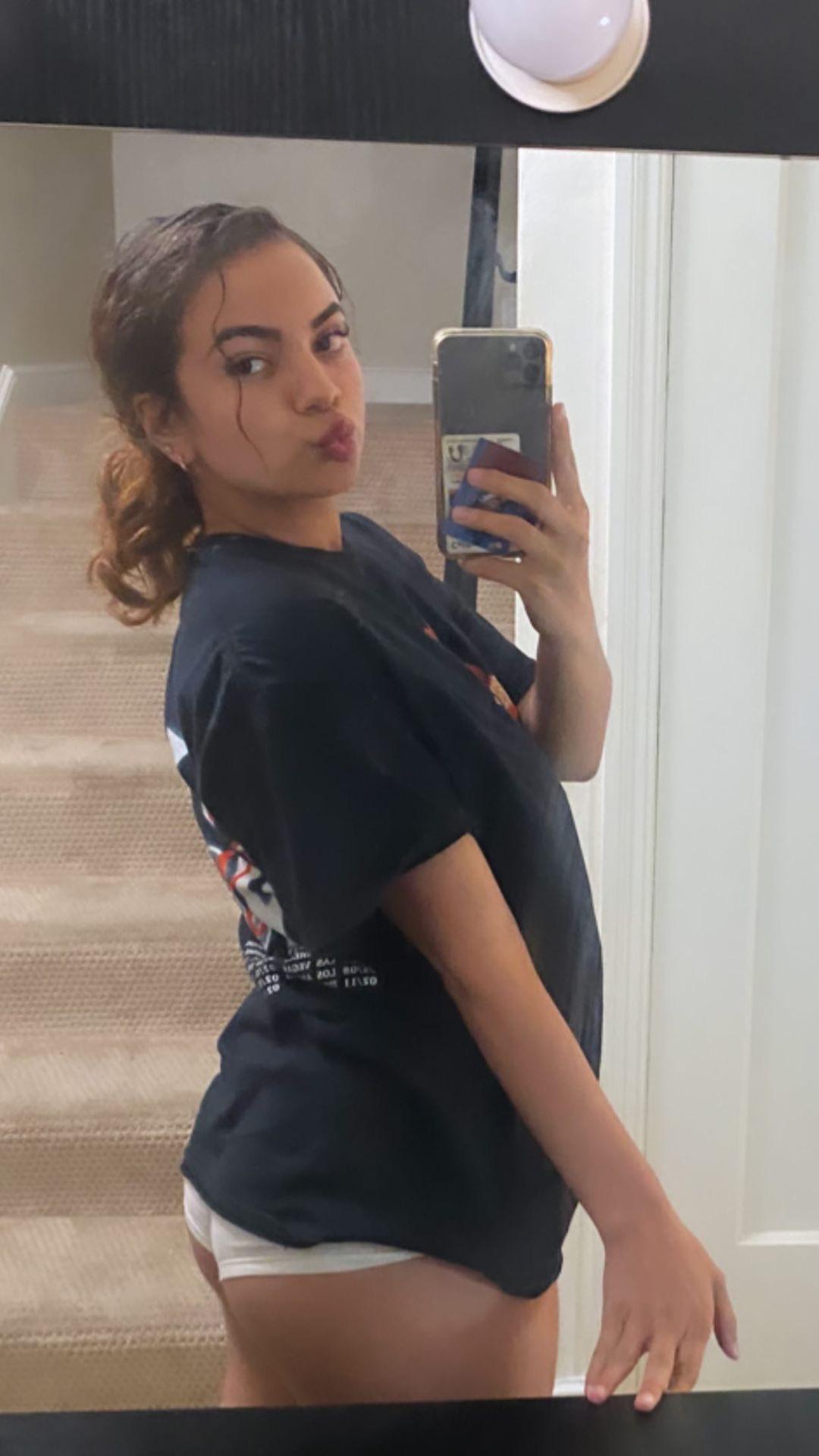 Baddie with a fatty | Scrolller