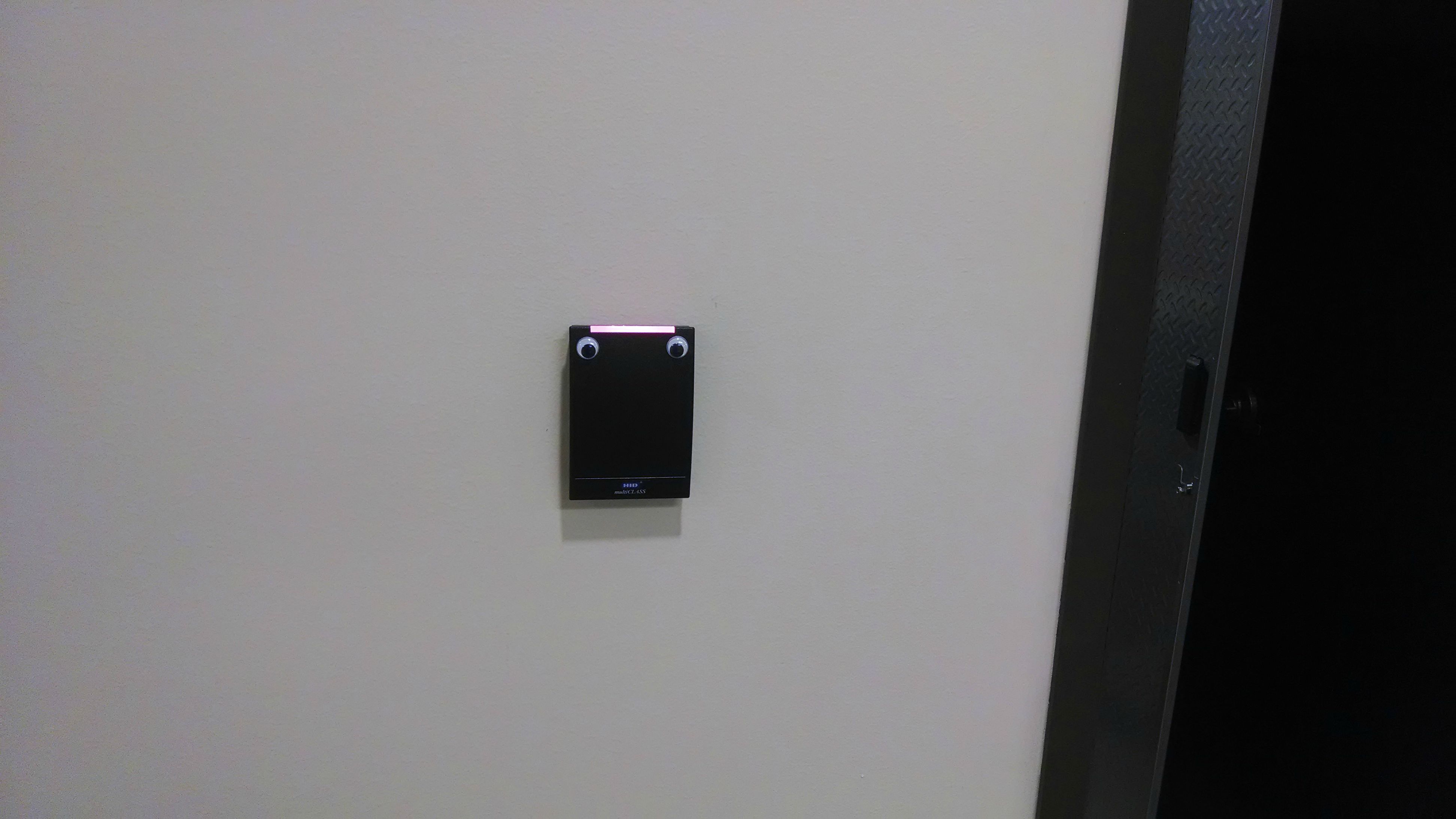 badge reader | Scrolller