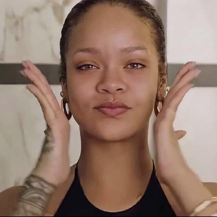 Bare face beauty | Scrolller