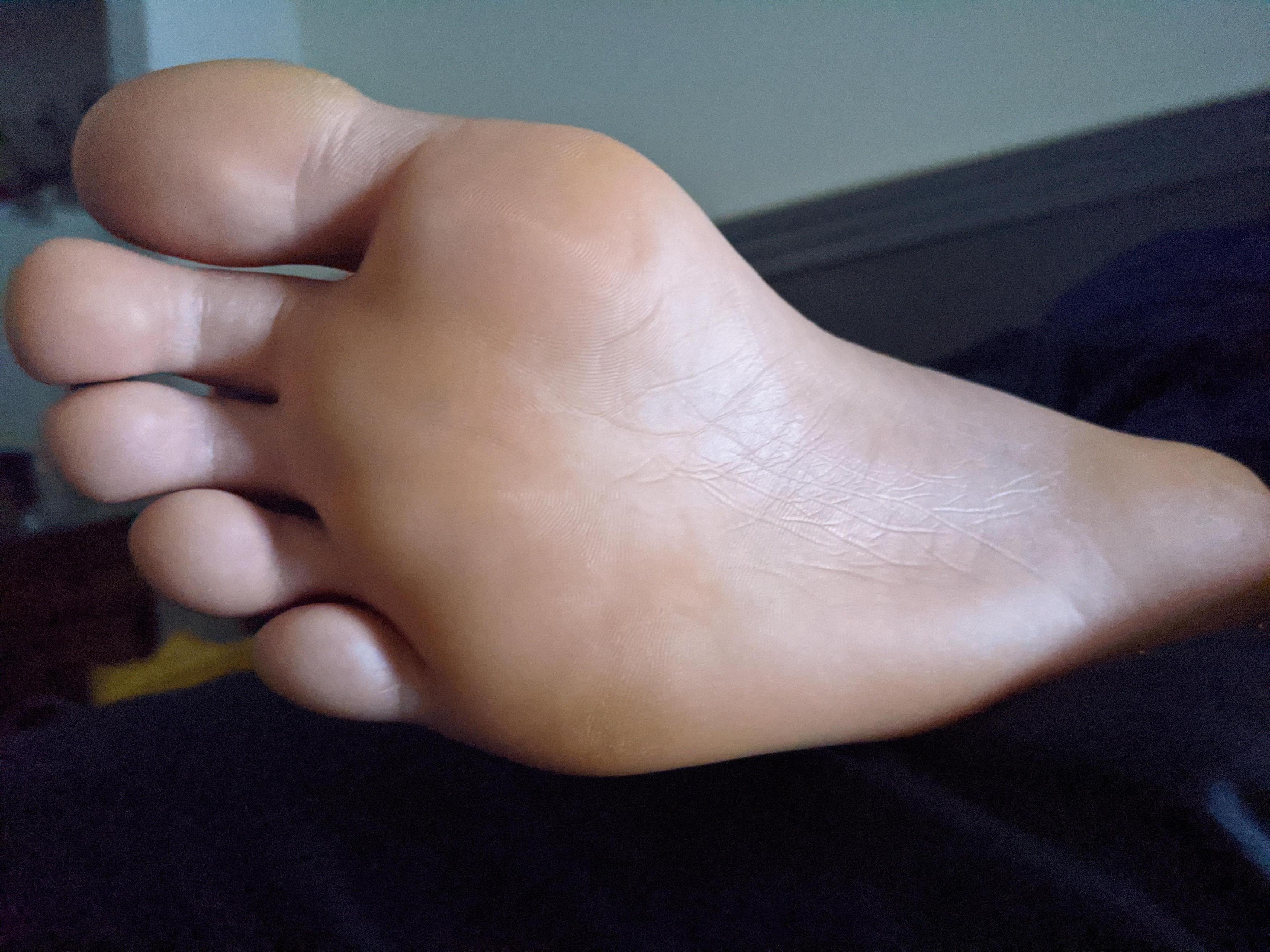 Bare sole and toes! | Scrolller