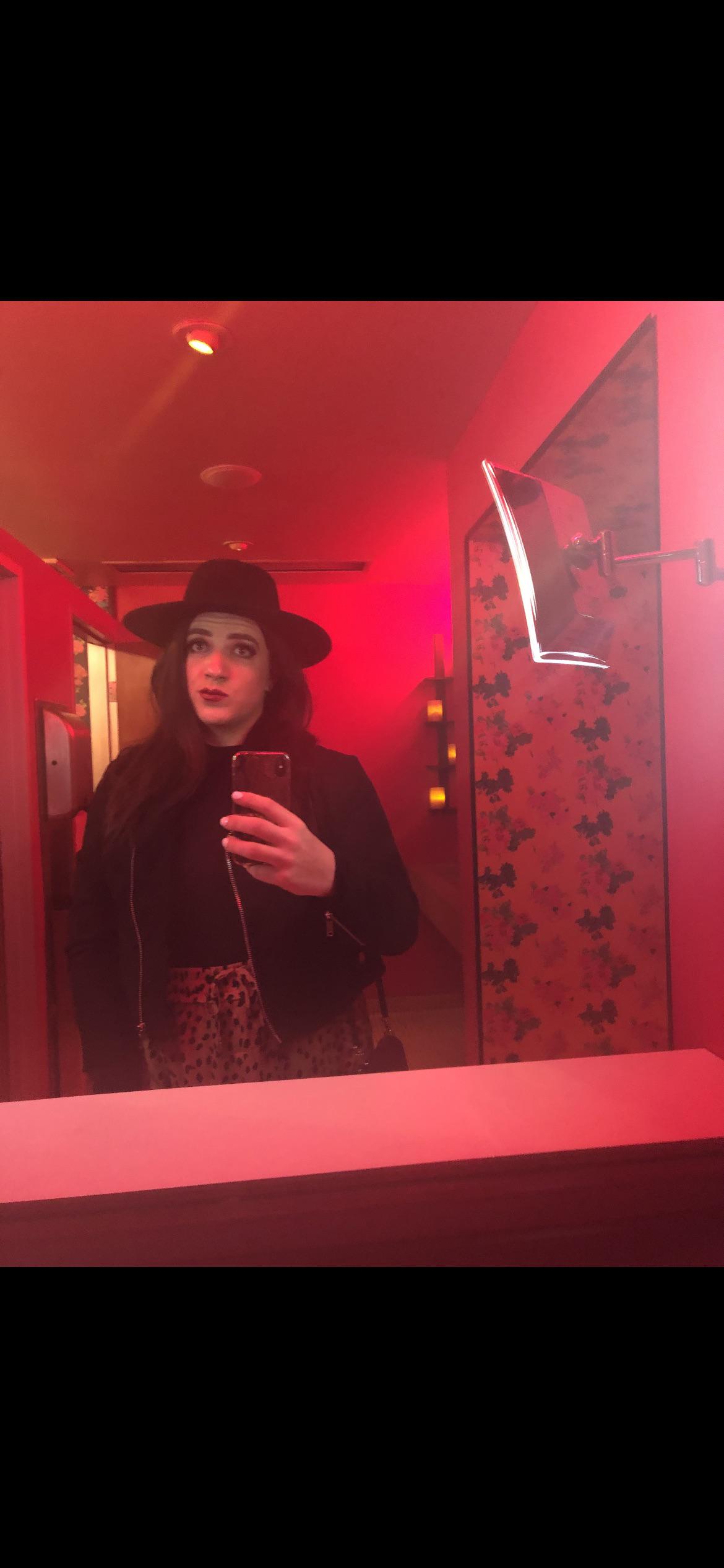 Bathroom selfie’s ftw | Scrolller