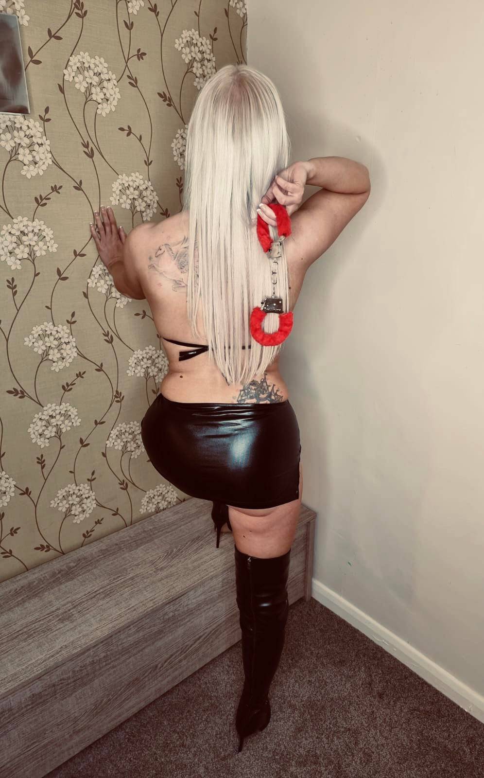 You’re under arrest 💋 | Scrolller