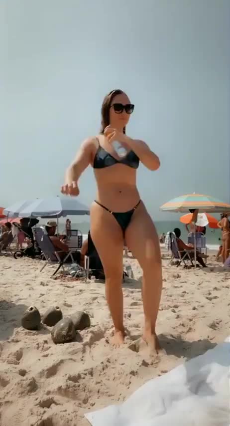 Beach bod | Scrolller