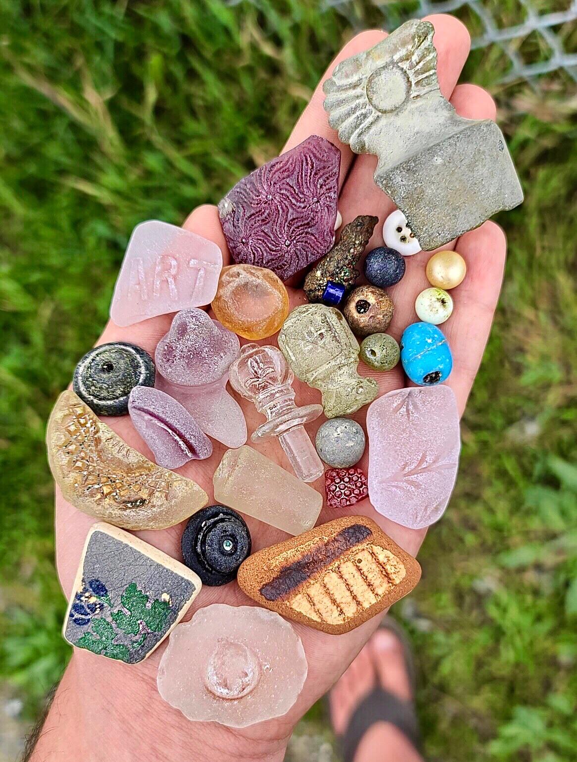 Beach combing foot | Scrolller