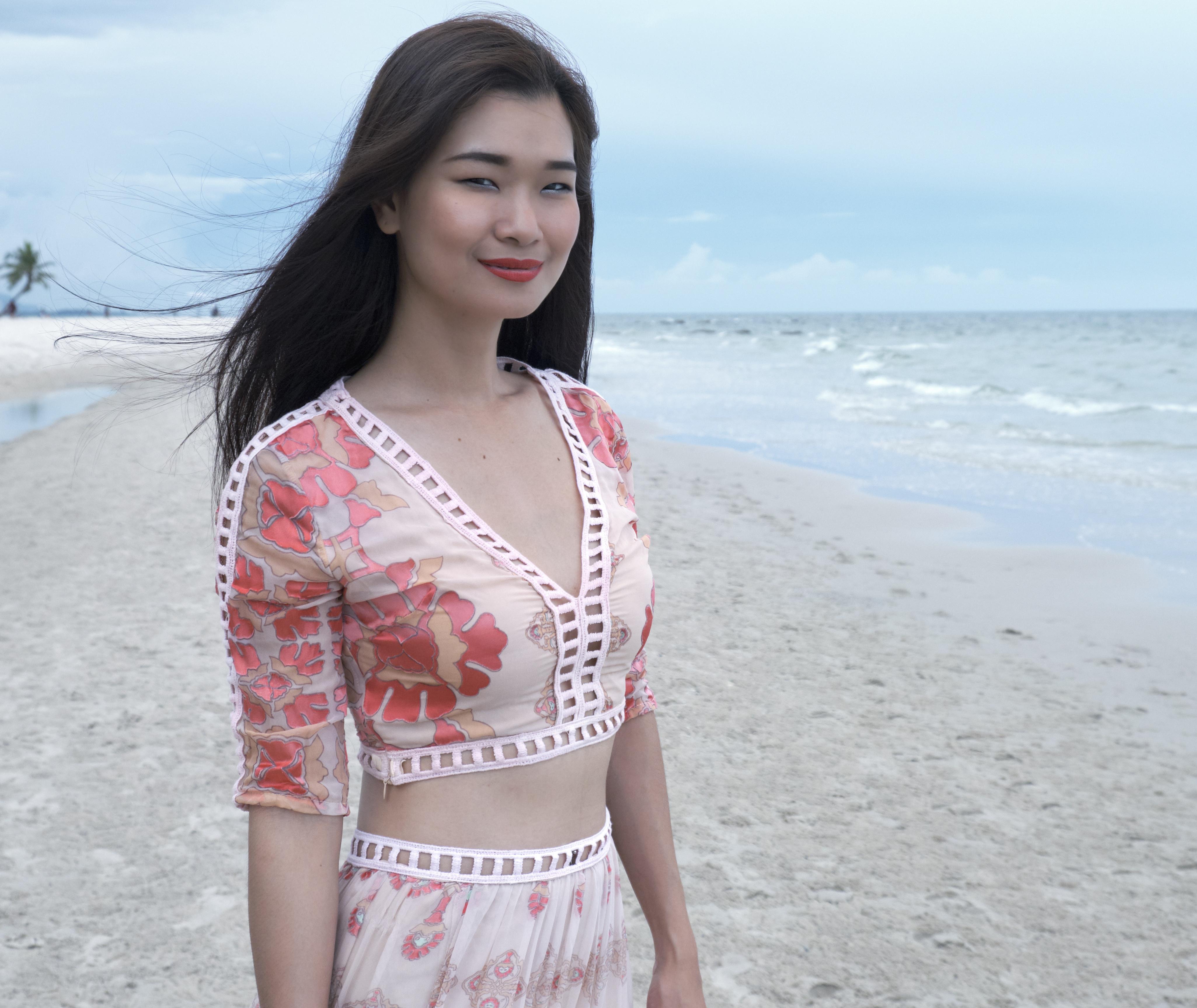 Beach Princess | Scrolller