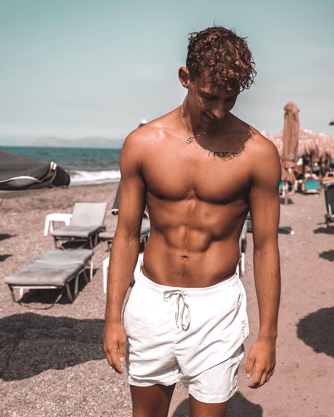 Beaches makes me so horny🥵😈 | Scrolller