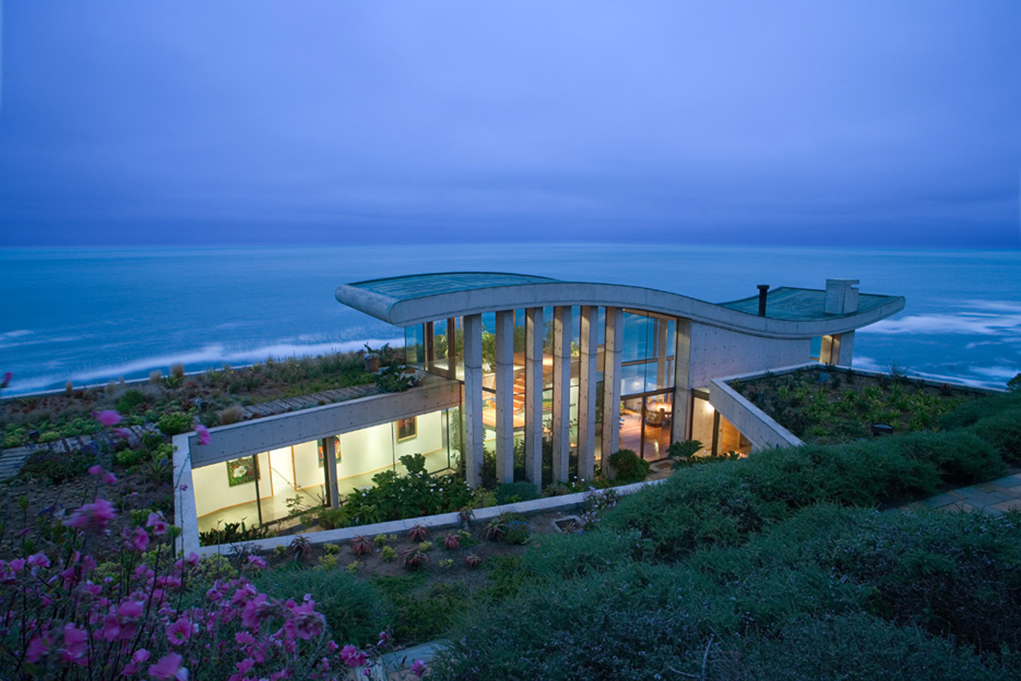 Beachfront House, Papudo, Chile | Scrolller