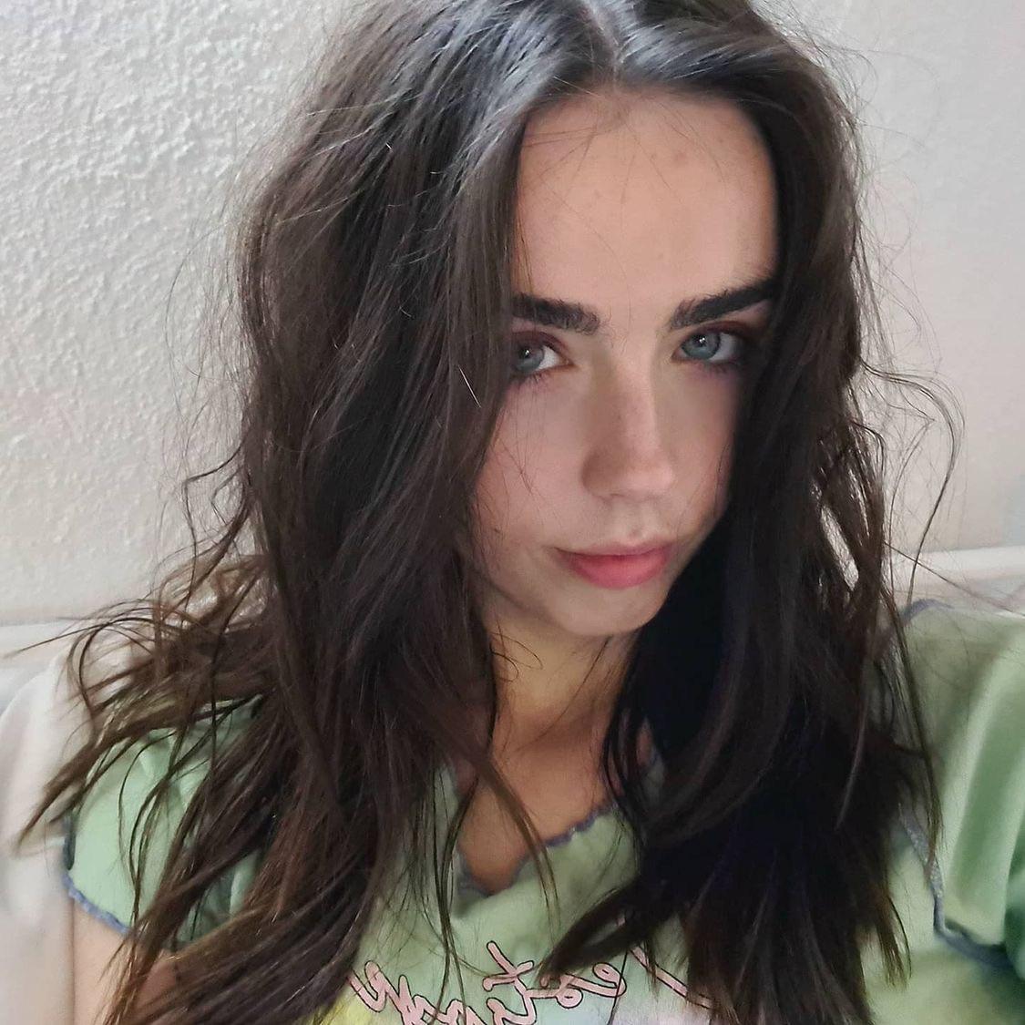 Beachy 🏖 | Scrolller