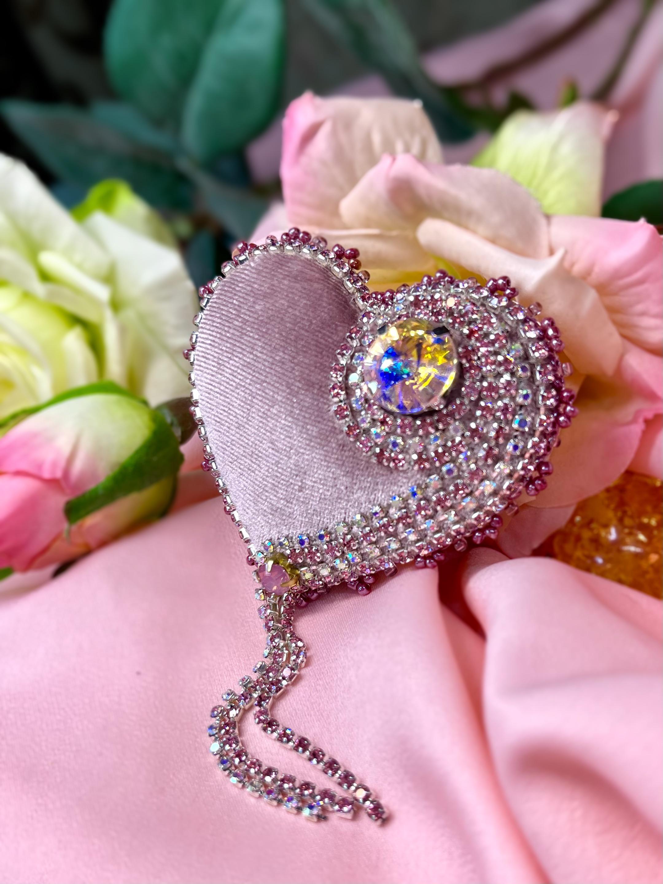 beaded heart | Scrolller